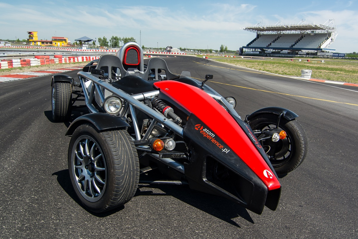 Driving behind the wheel of Ariel Atom on the track (2 laps) 2 laps ...