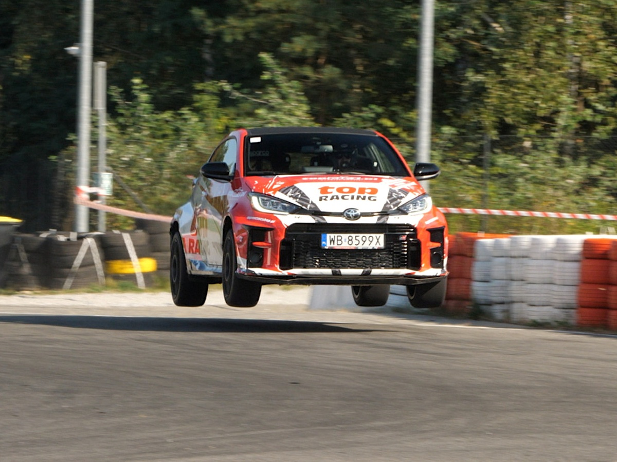Co drive Toyota GR Yaris on the track (7 laps) 7 okrążeń | Sports cars ...